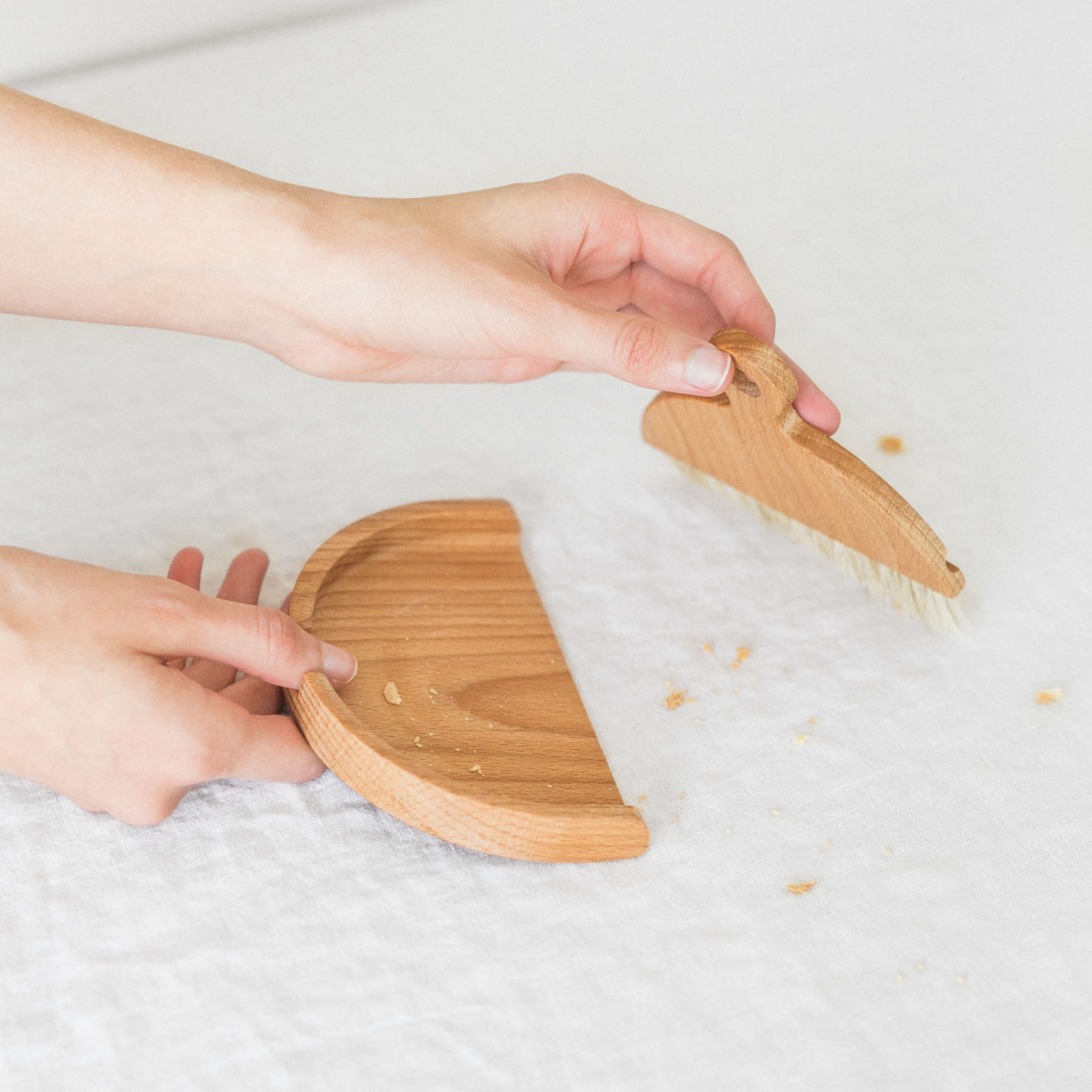 Table Crumb Brush Set – Scandinavian North
